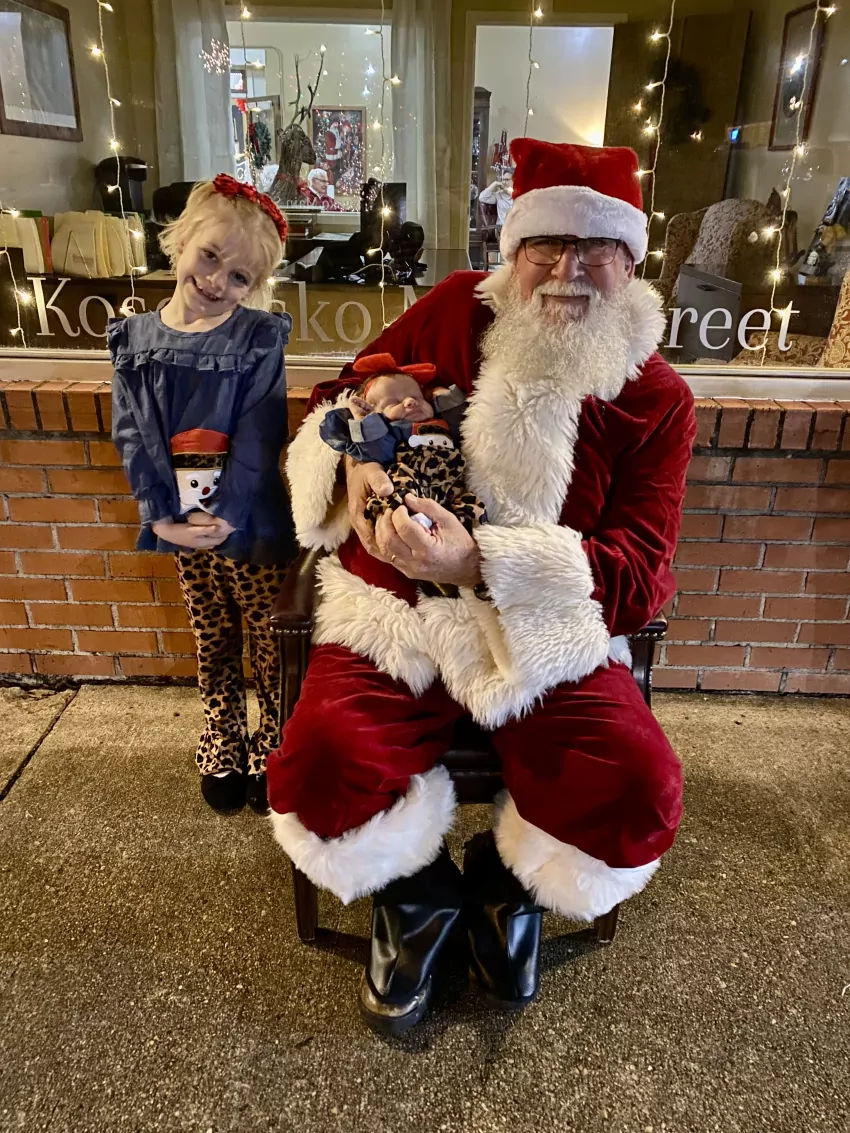 Pictures with Santa | starherald.net • The Star-Herald • Kosciusko ...